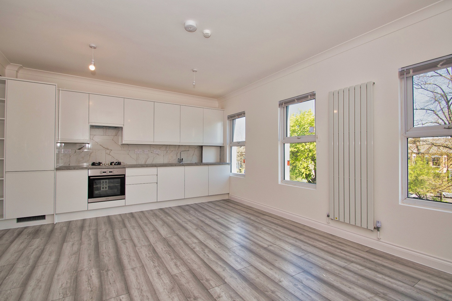 London - 1 Bed Flat, Lower Clapton Road, E5 - To Rent Now for £2,000.00 p/m