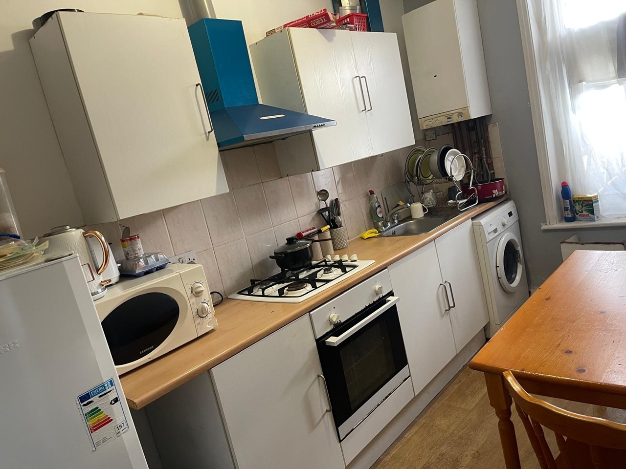 London - Room in a Shared Flat, Hainault Road, E11 - To Rent Now for £ ...