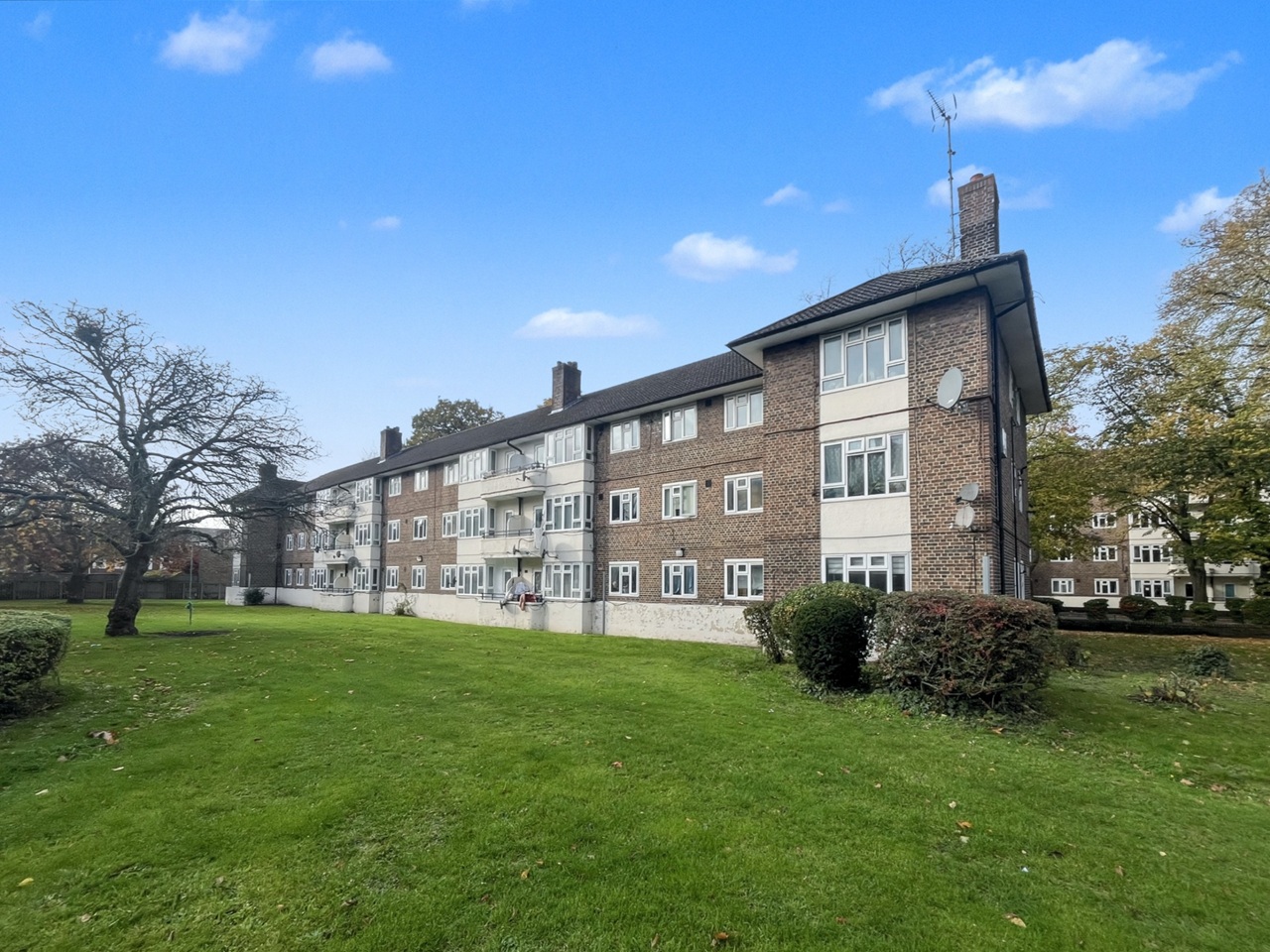 London - 1 Bed Flat, Parrington House, SW4 - To Rent Now for £1,800.00 p/m