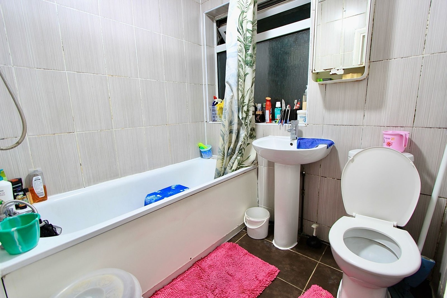 London - 1 Bed Flat, Colvin Road, E6 - To Rent Now for £1,550.00 p/m