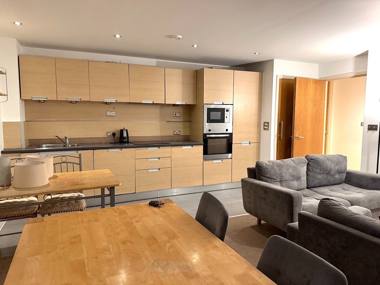 Manchester - 2 Bed Flat, Masson Place, M4 - To Rent Now for £1,250.00 p/m