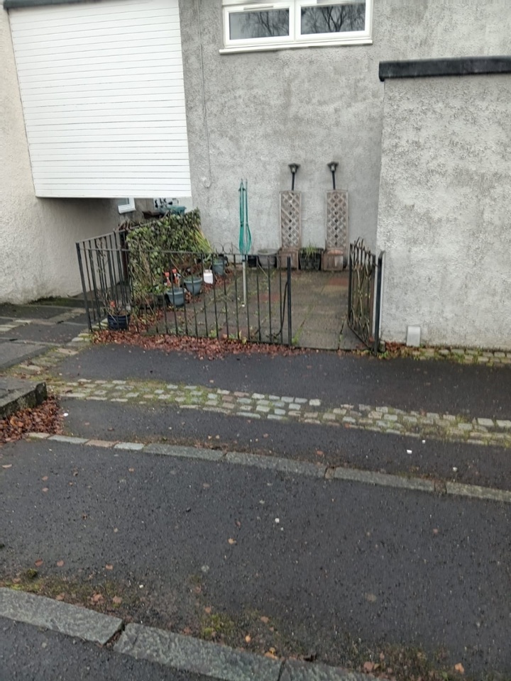 Cumbernauld, Glasgow - 2 Bed Terraced House, Darroch Way, G67 - To Rent ...