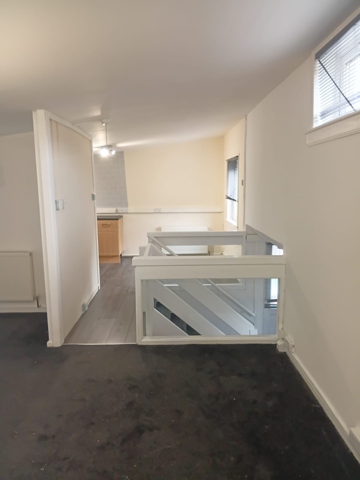 Cumbernauld, Glasgow - 2 Bed Terraced House, Darroch Way, G67 - To Rent ...