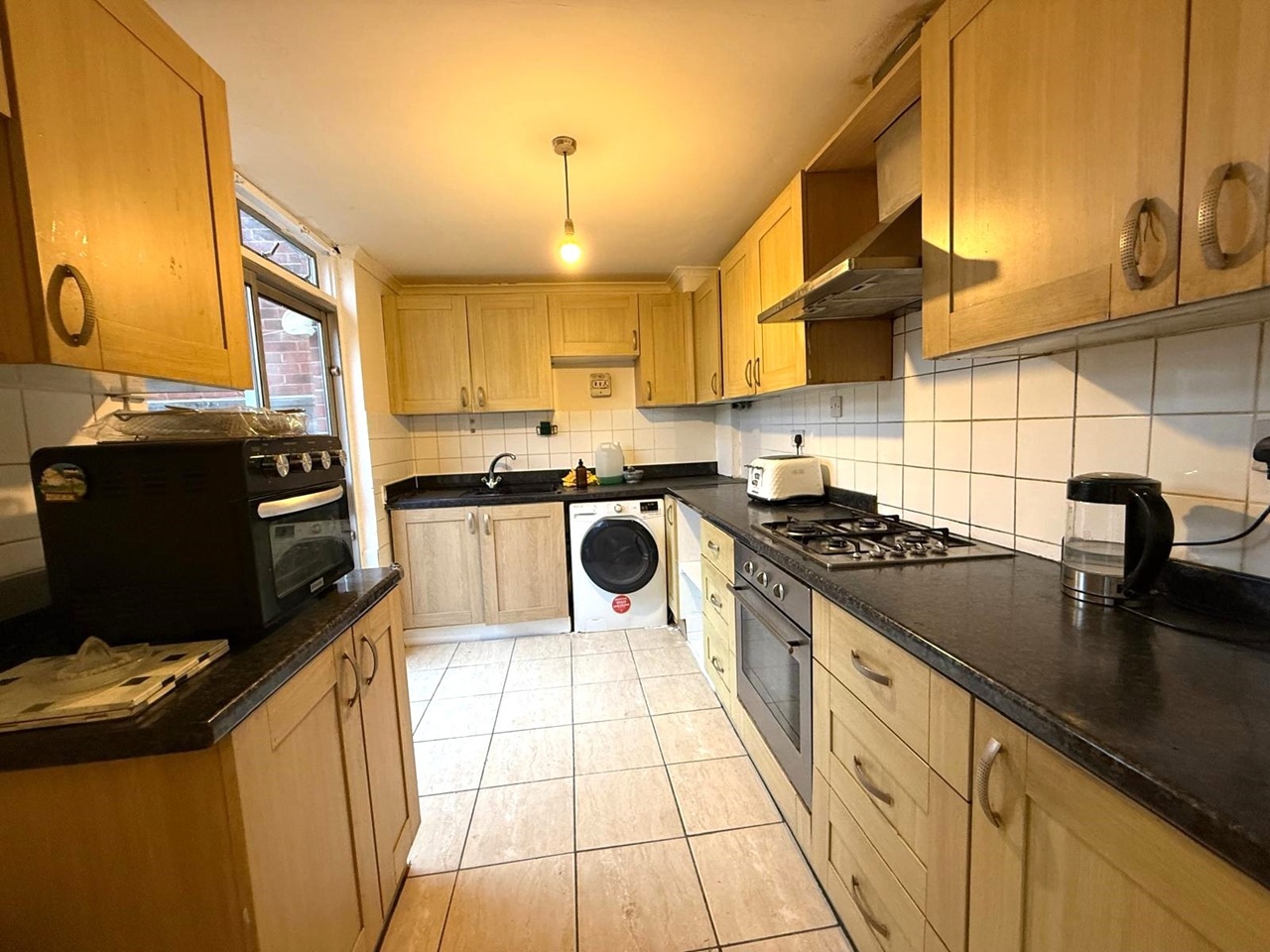 Ilford - 4 Bed Semi-Detached House, Ravensbourne Gardens, IG5 - To Rent ...