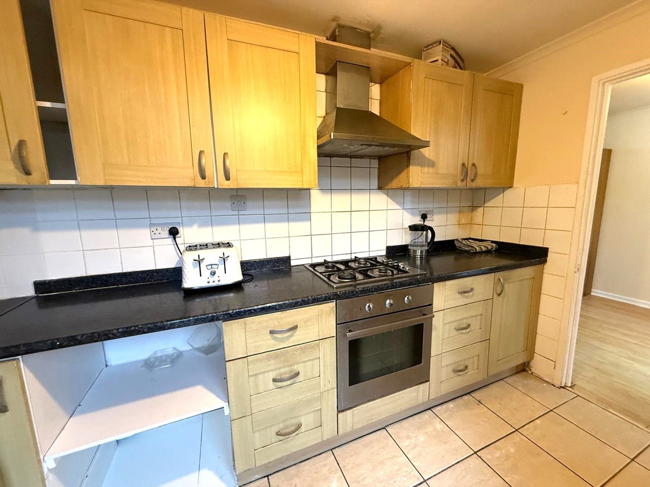 Ilford - 4 Bed Semi-Detached House, Ravensbourne Gardens, IG5 - To Rent ...