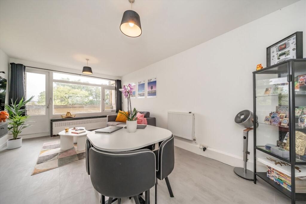 London - 2 Bed Maisonette, Binley House, SW15 - To Rent Now for £1,900. ...