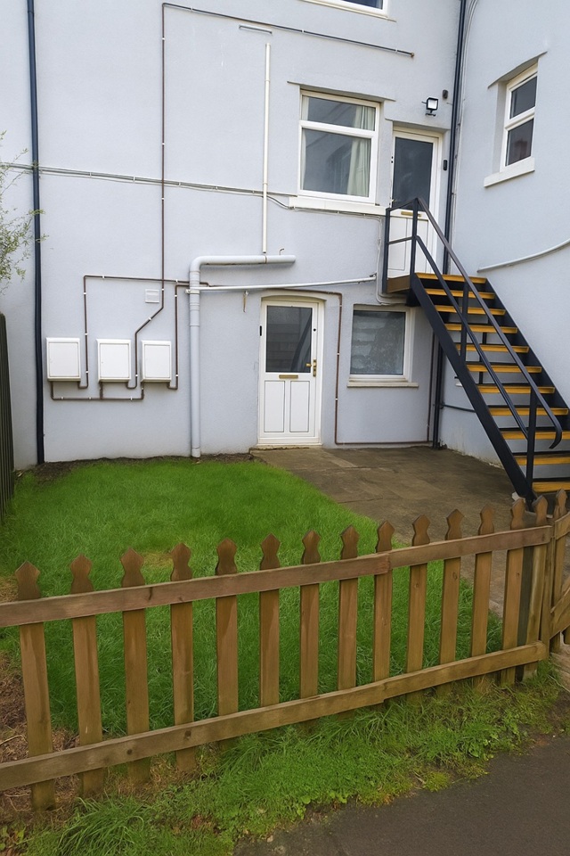 Sennybridge, Brecon - 3 Bed Flat, Tan Yr Allt, LD3 - To Rent Now for £ ...