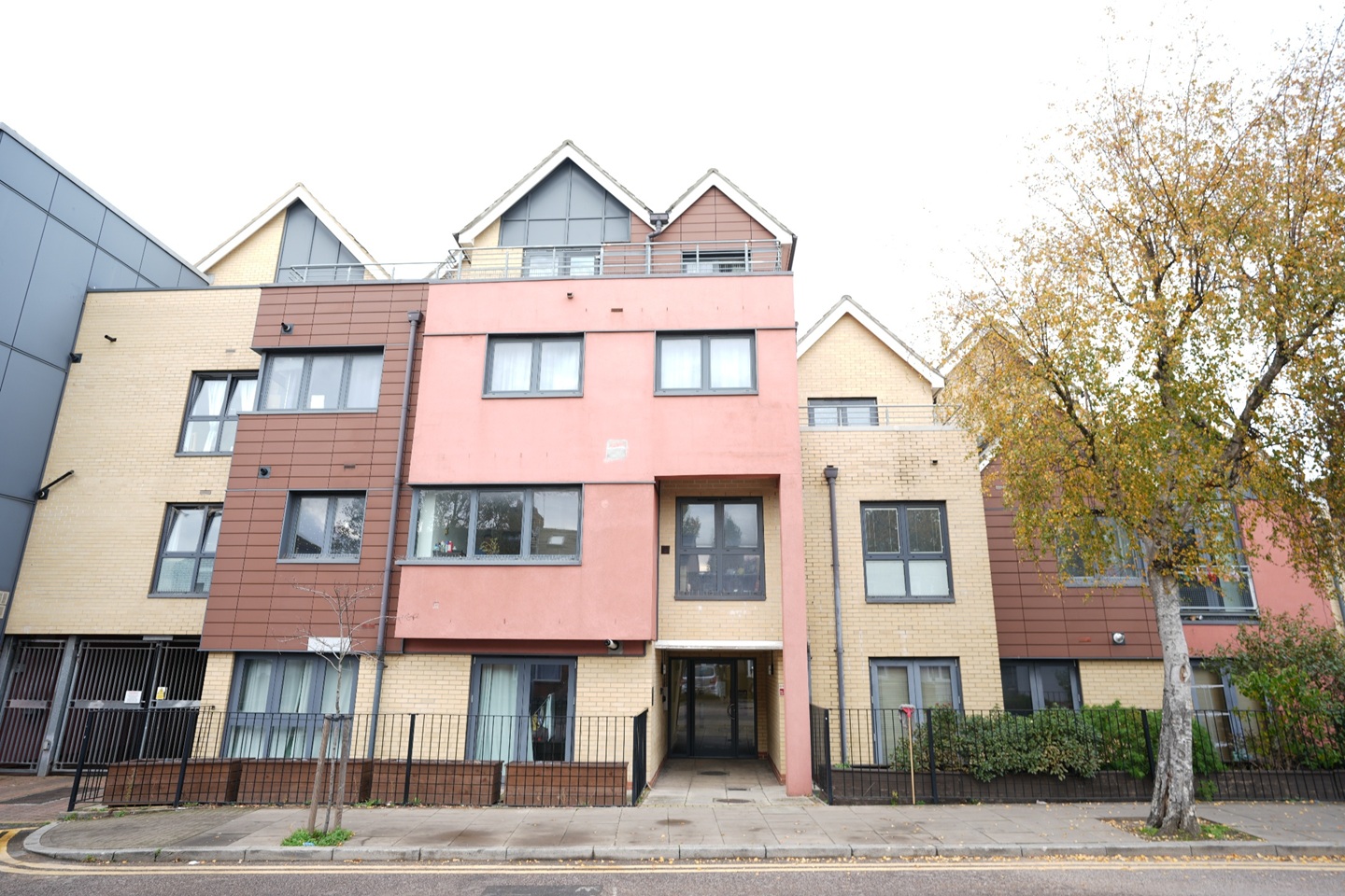 Ilford - Studio Flat, Invito House, IG2 - To Rent Now for £1,500.00 p/m