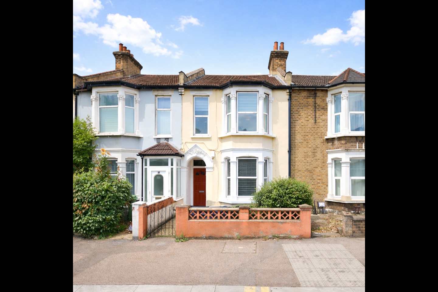 London - 3 Bed Flat, Ruckholt Road, E10 - To Rent Now for £2,295.00 p/m