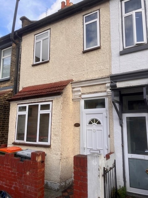 London - 2 Bed Terraced House, Tower Hamlets Road, E7 - To Rent Now for ...