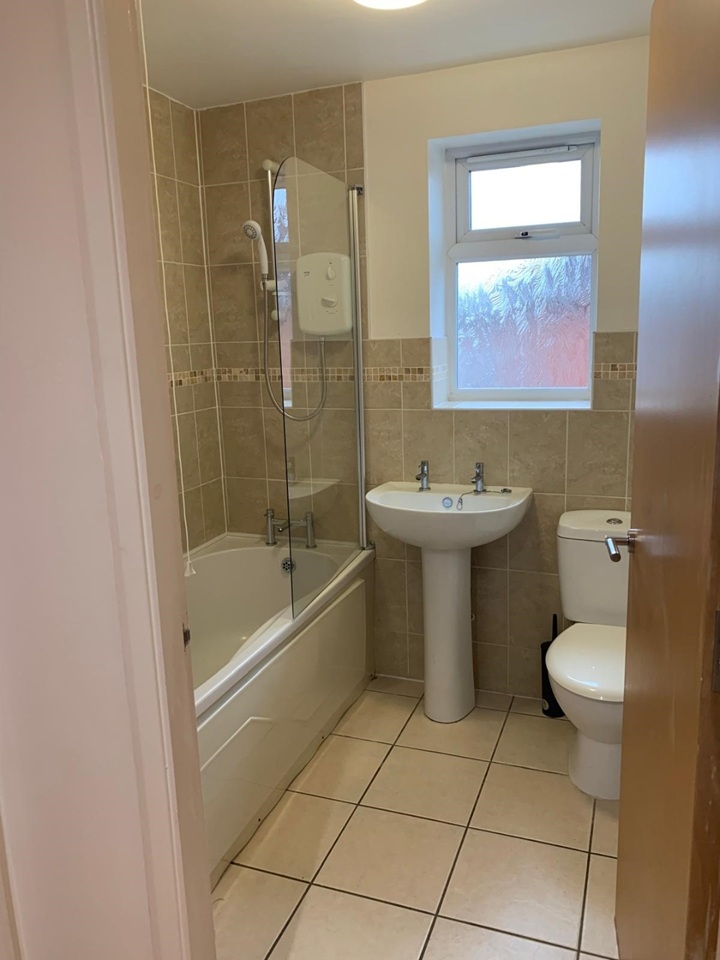 Nottingham - 2 Bed Flat, Violet House, NG10 - To Rent Now for £825.00 p/m