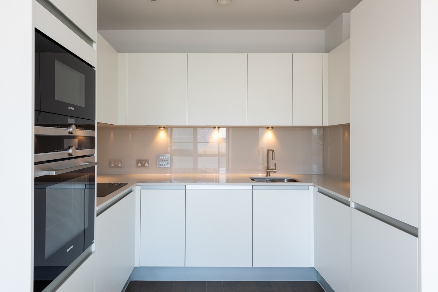 London - 2 Bed Flat, York Way, N7 - To Rent Now for £2,740.00 p/m