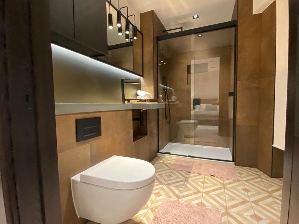 London - 2 Bed Flat, Keybridge Tower, SW8 - To Rent Now for £6,500.00 p/m