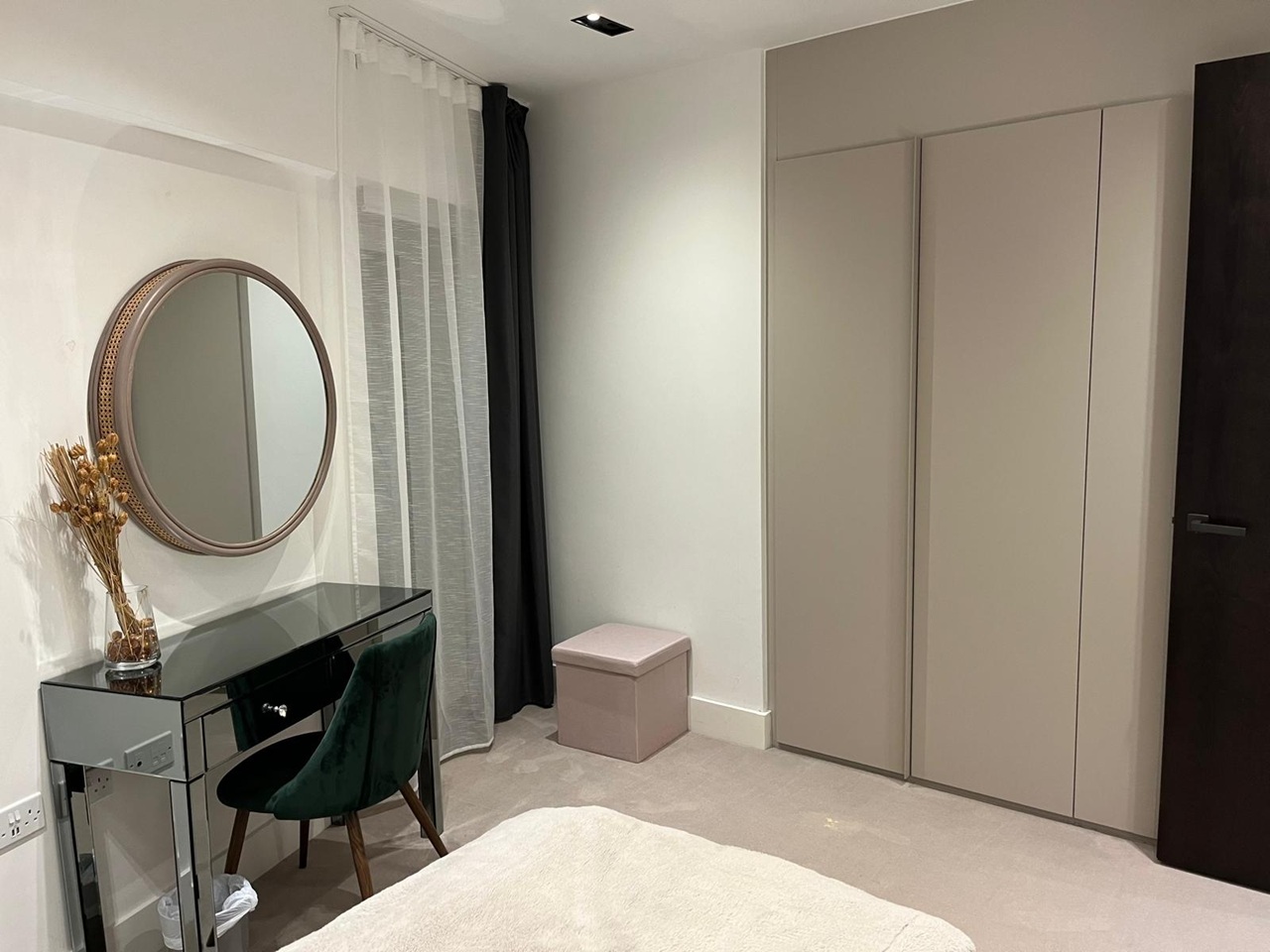 London - 2 Bed Flat, Keybridge Tower, SW8 - To Rent Now for £6,500.00 p/m