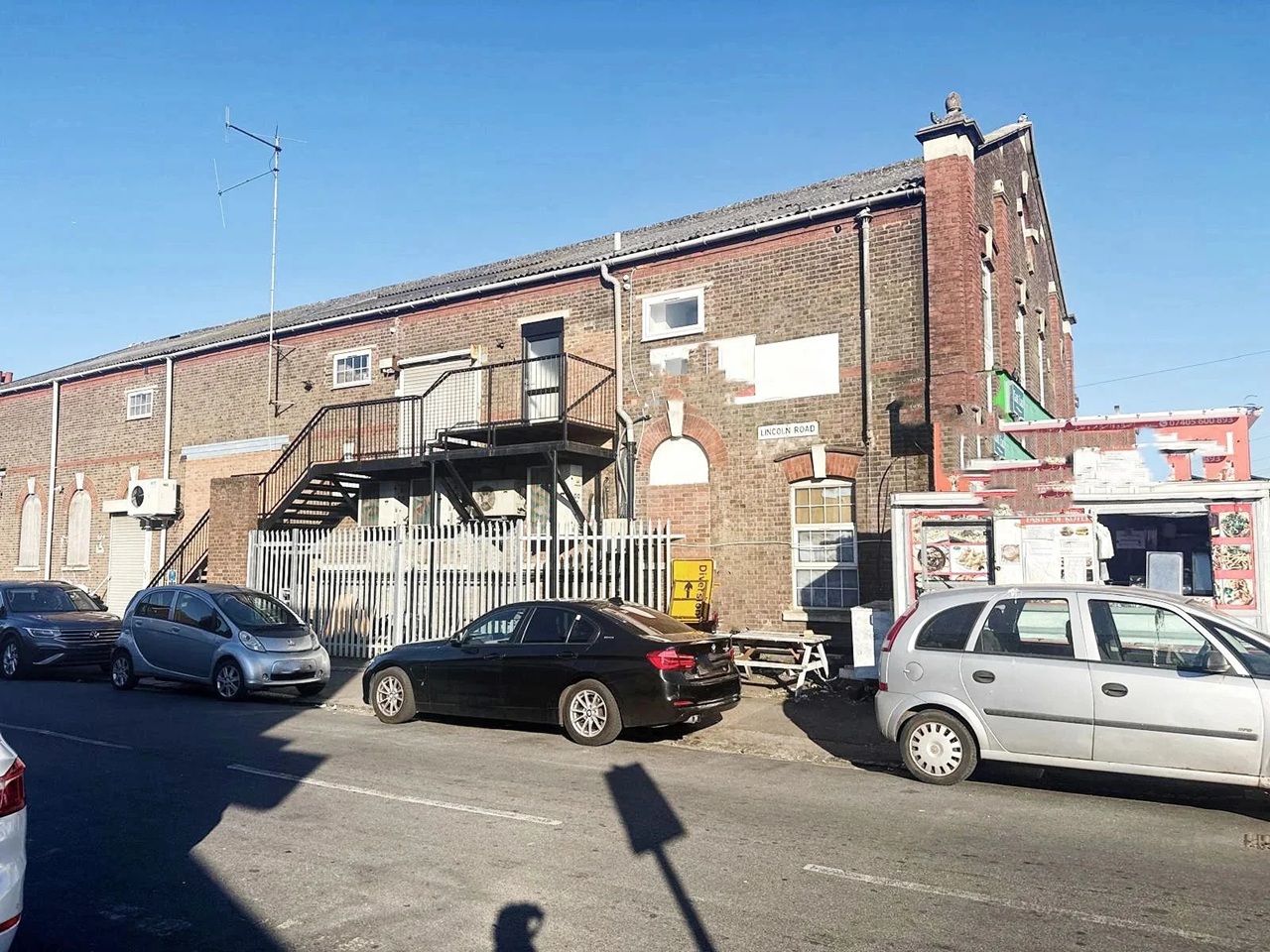 Luton - 1 Bed Flat, Dunstable Road, LU4 - To Rent Now for £650.00 p/m
