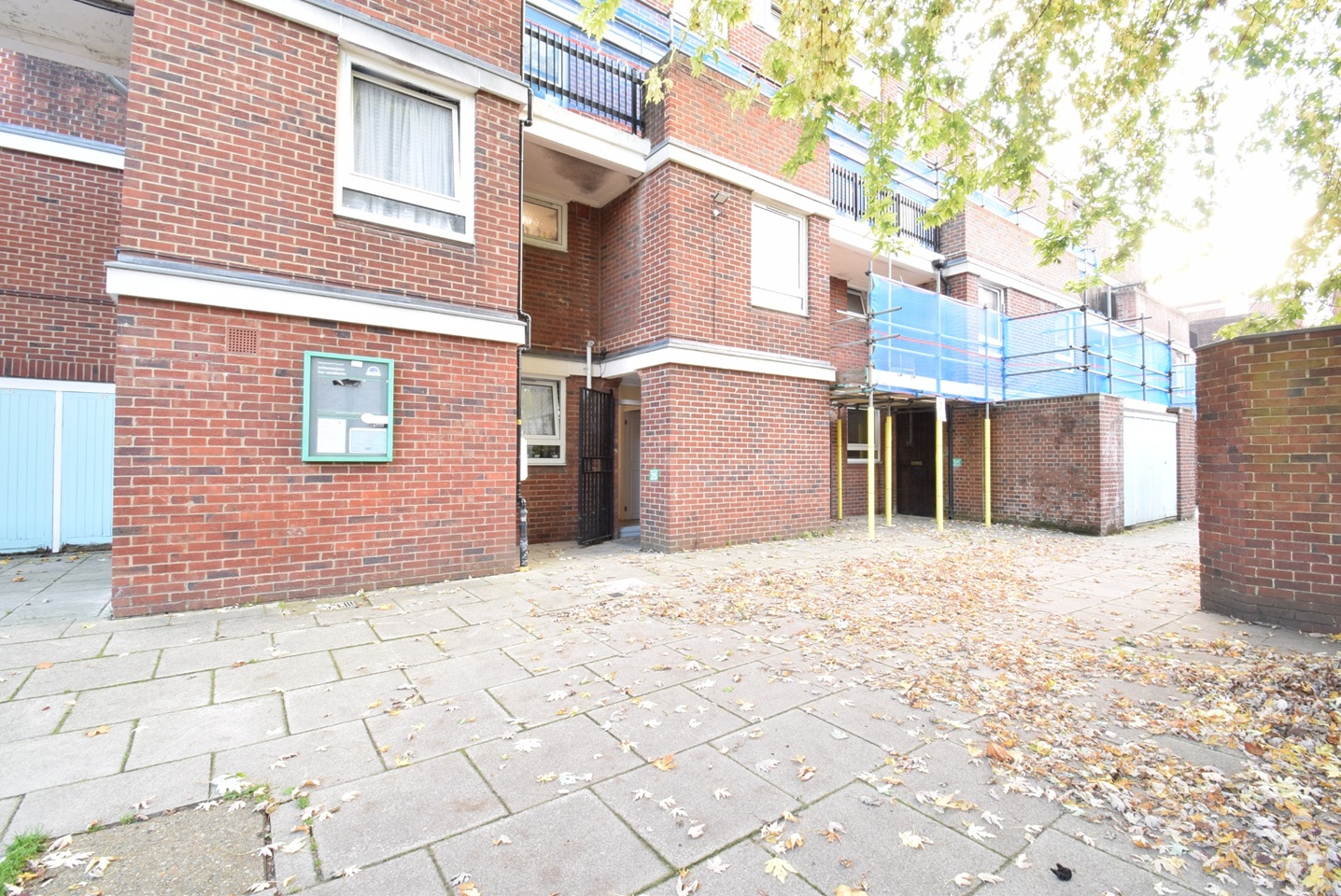 London - Room in a Shared House, Benham Close, SW11 - To Rent Now for £ ...