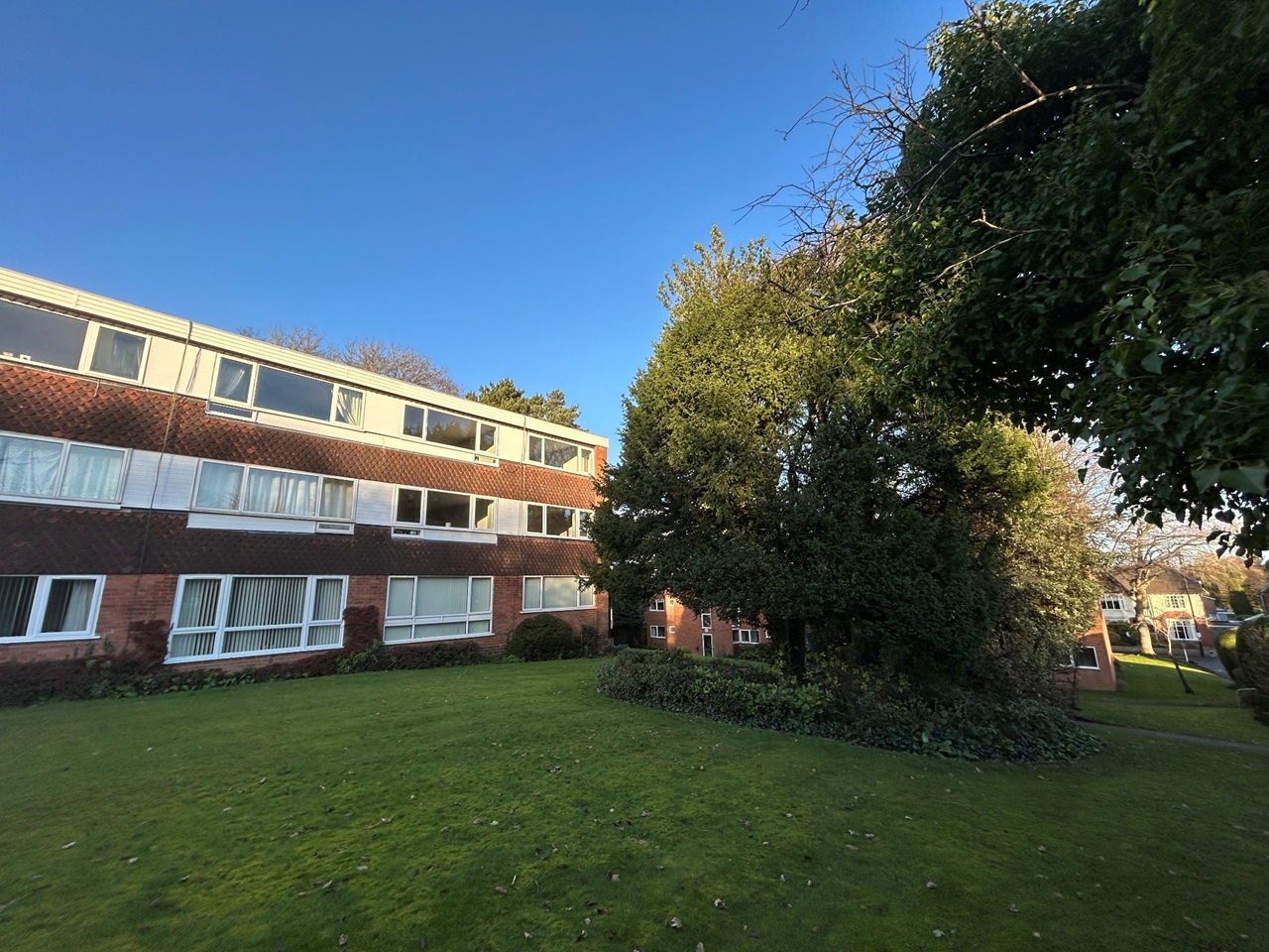 Sutton Coldfield - 2 Bed Flat, Moorfield Court, B73 - To Rent Now for £ ...