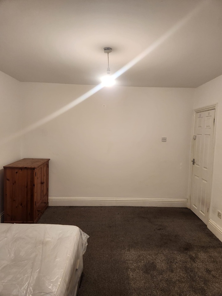 London - Room in a Shared House, Chinbrook Road, SE12 - To Rent Now for ...