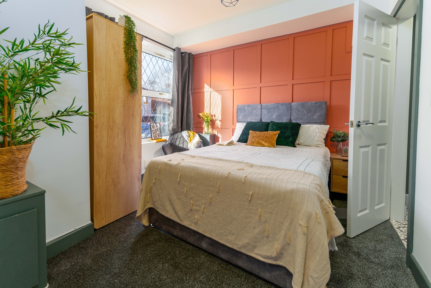 Salford - Room in a Shared House, Tootal Drive, M5 - To Rent Now for £ ...