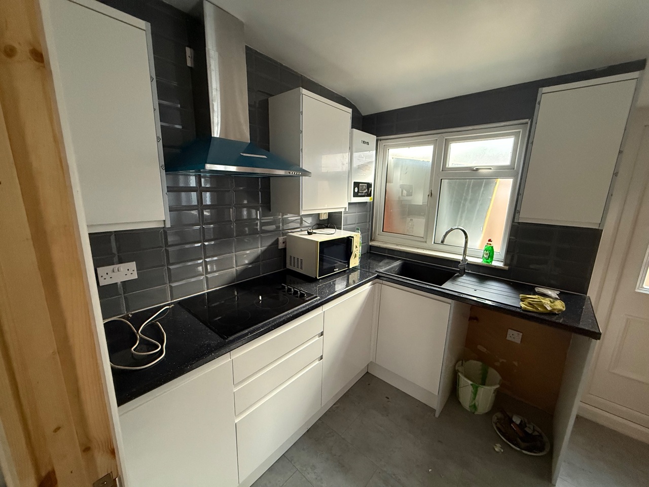 Enfield - Studio Flat, Broadlands Avenue, EN3 - To Rent Now for £1,000. ...