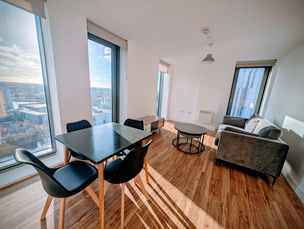 Salford - 2 Bed Flat, Michigan Point Tower B, M50 - To Rent Now for £ ...
