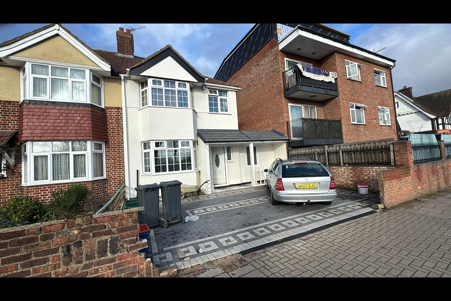 Hounslow - 5 Bed Semi-Detached House, Staines Road, TW4 - To Rent Now ...
