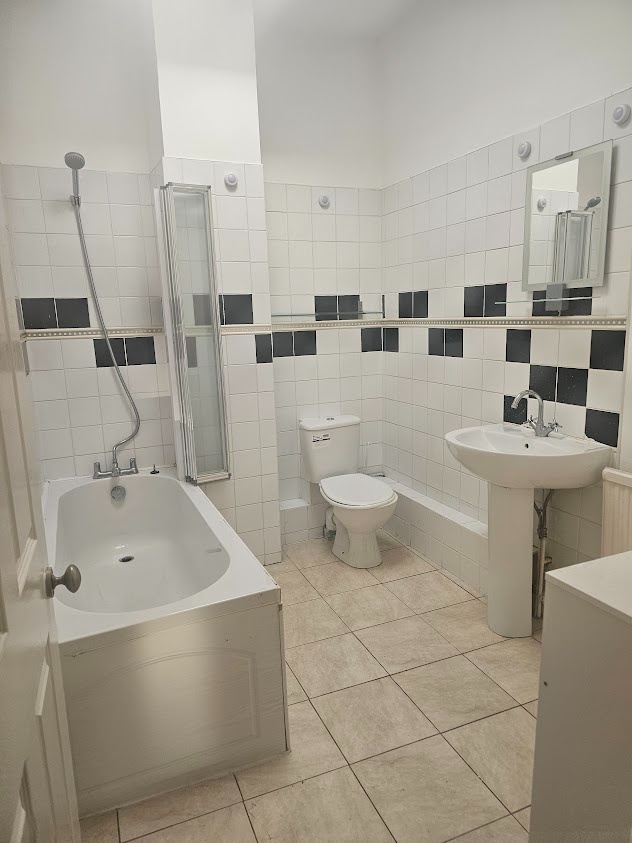 Newport - 1 Bed Flat, Pottery Terrace, NP20 - To Rent Now for £650.00 p/m