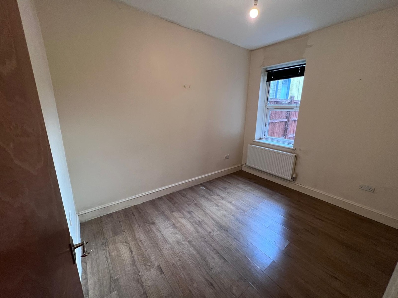 Ilford - 1 Bed Flat, Hainault Street, IG1 - To Rent Now for £1,500.00 p/m