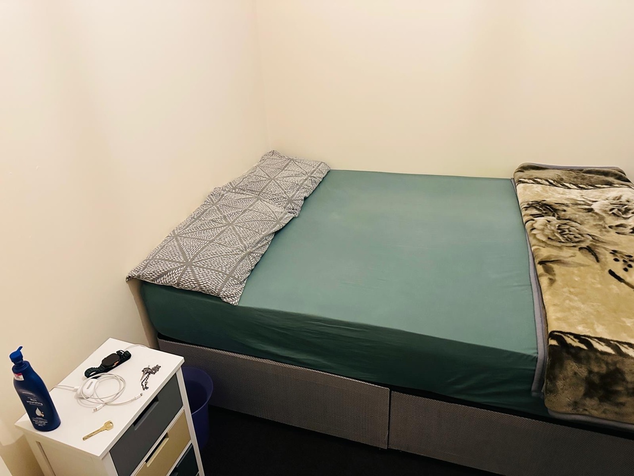 London - Room in a Shared House, Sellincourt Road, SW17 - To Rent Now ...
