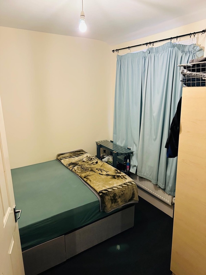 London - Room in a Shared House, Sellincourt Road, SW17 - To Rent Now ...