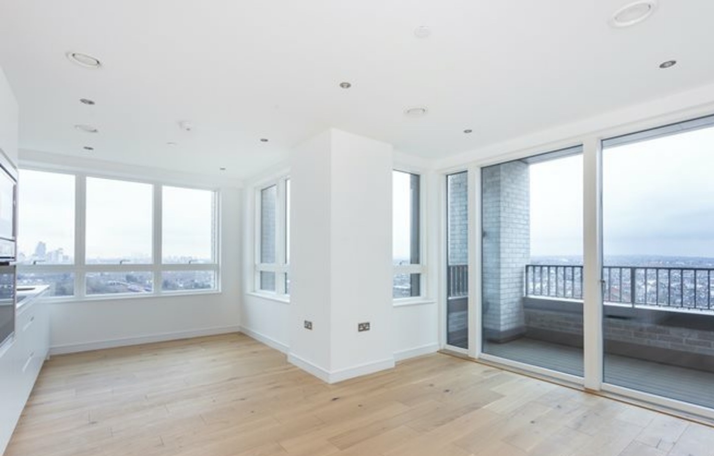 London - 2 Bed Flat, Duval House, SW11 - To Rent Now for £3,000.00 p/m