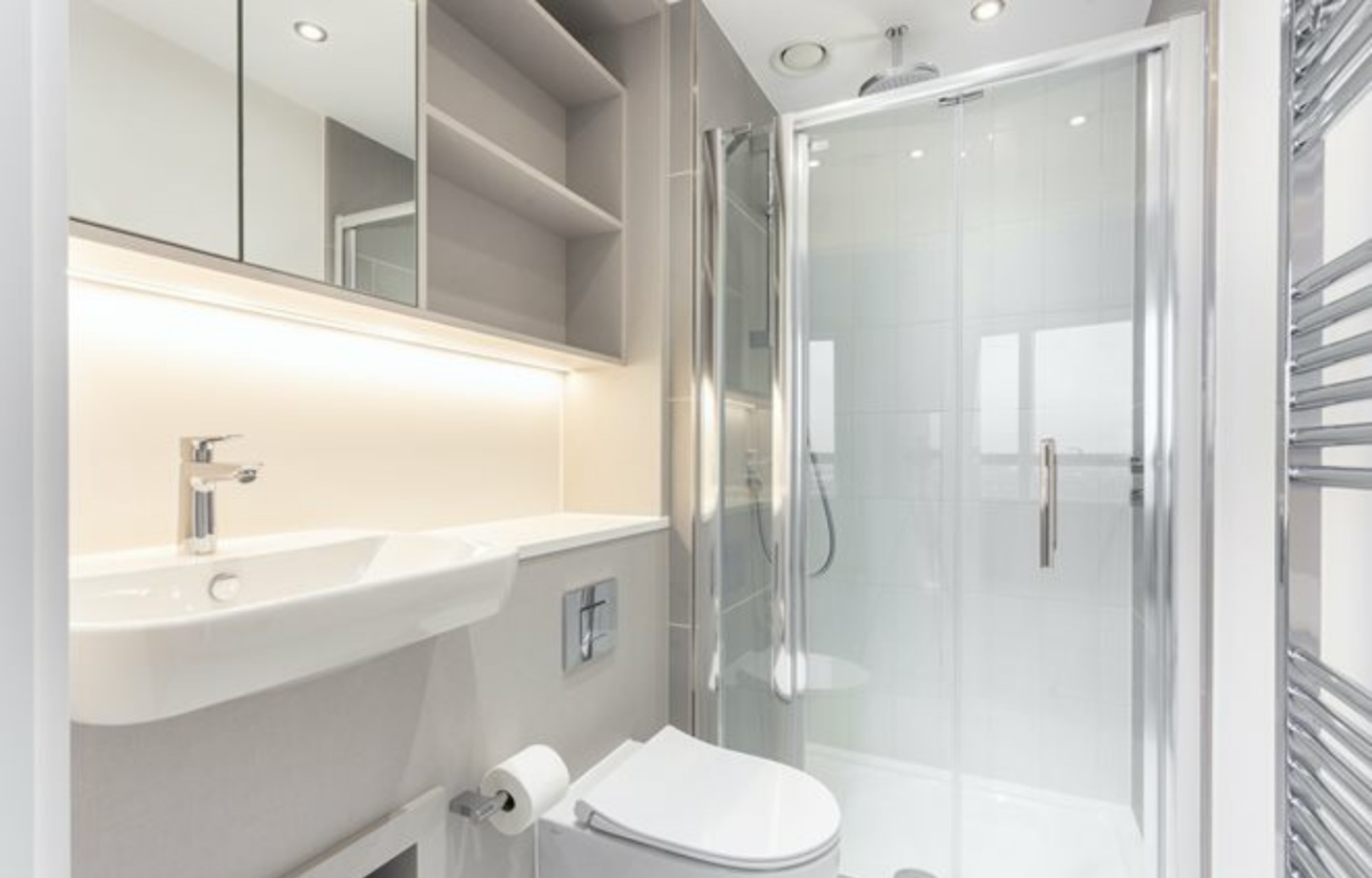 London - 2 Bed Flat, Duval House, SW11 - To Rent Now for £3,000.00 p/m