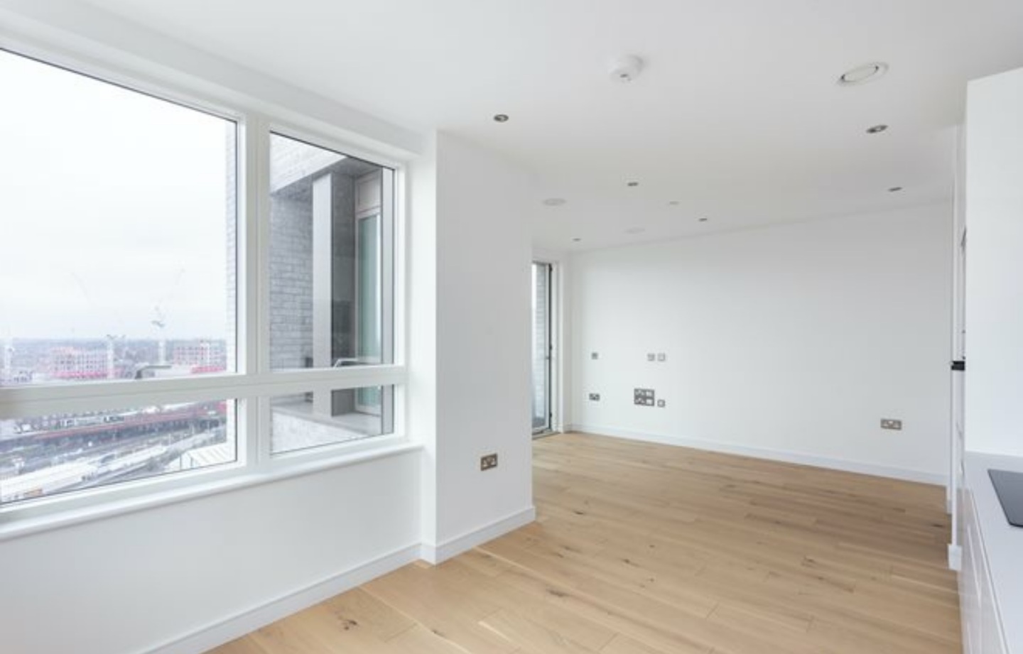 London - 2 Bed Flat, Duval House, SW11 - To Rent Now for £3,000.00 p/m