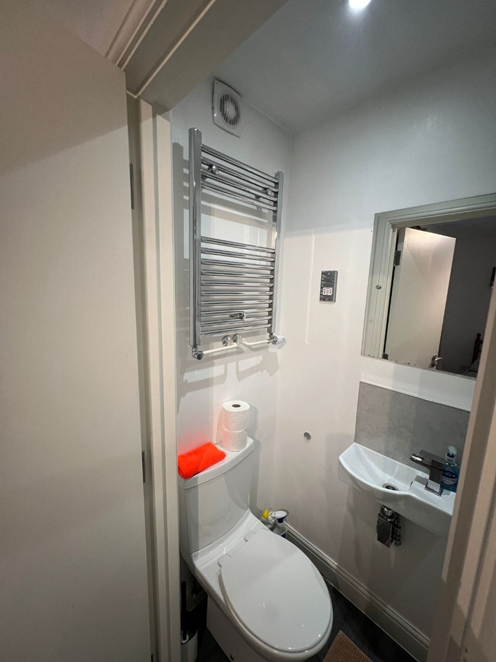 London - 1 Bed Flat, Morrish Road, SW2 - To Rent Now for £1,100.00 p/m