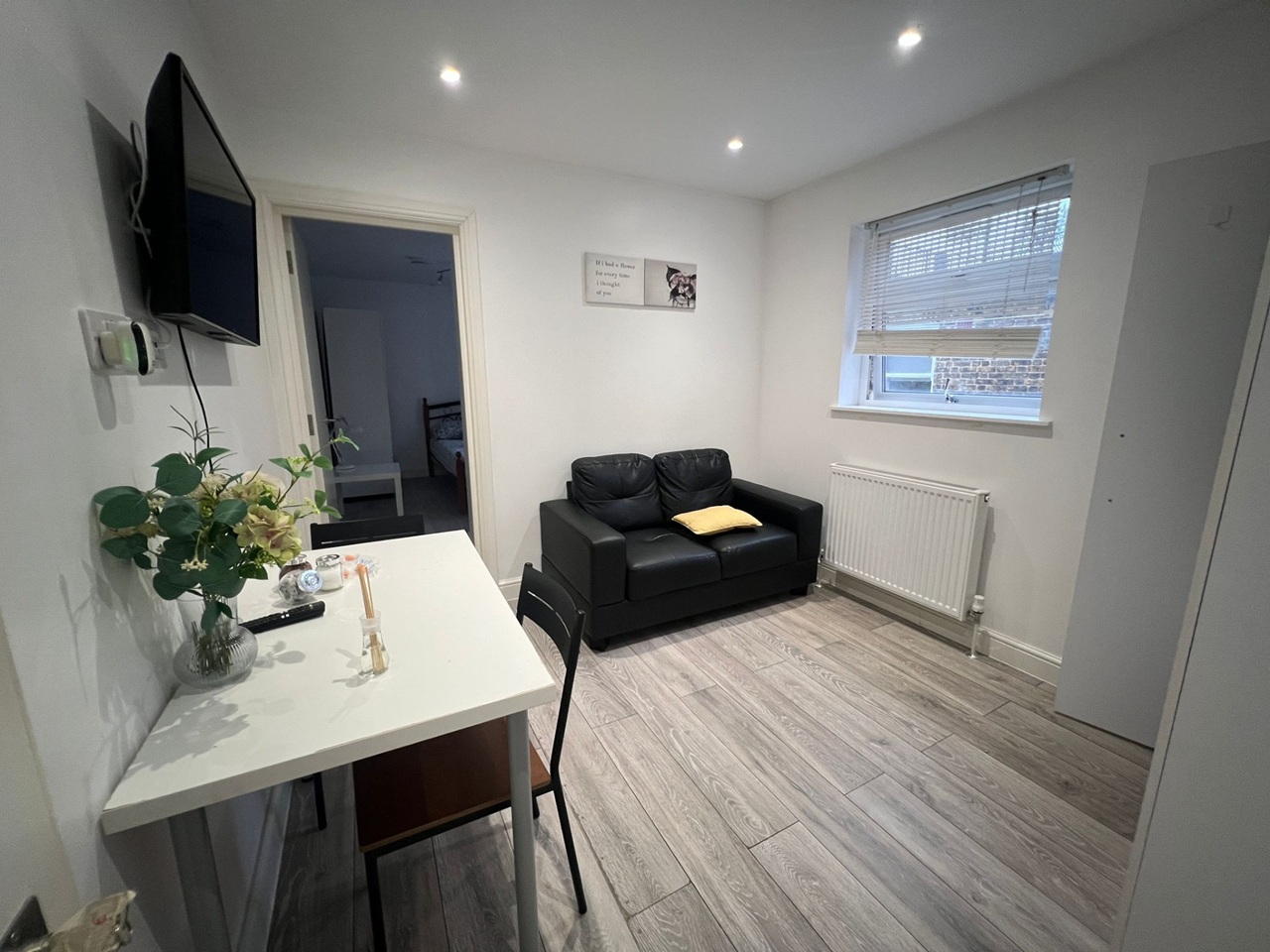 London - 1 Bed Flat, Morrish Road, SW2 - To Rent Now for £1,100.00 p/m