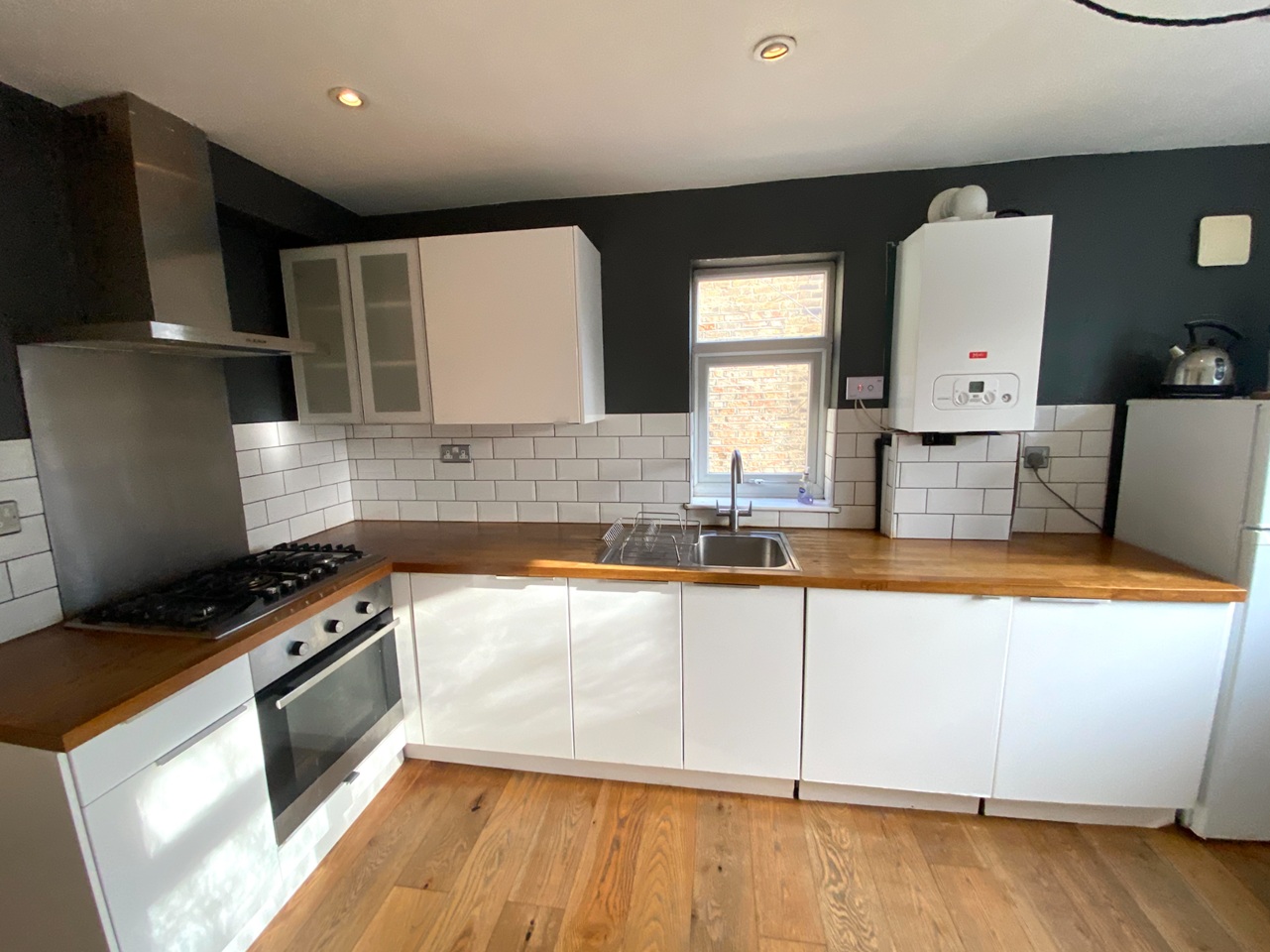 London - 1 Bed Flat, Homerton, E9 - To Rent Now for £2,000.00 p/m