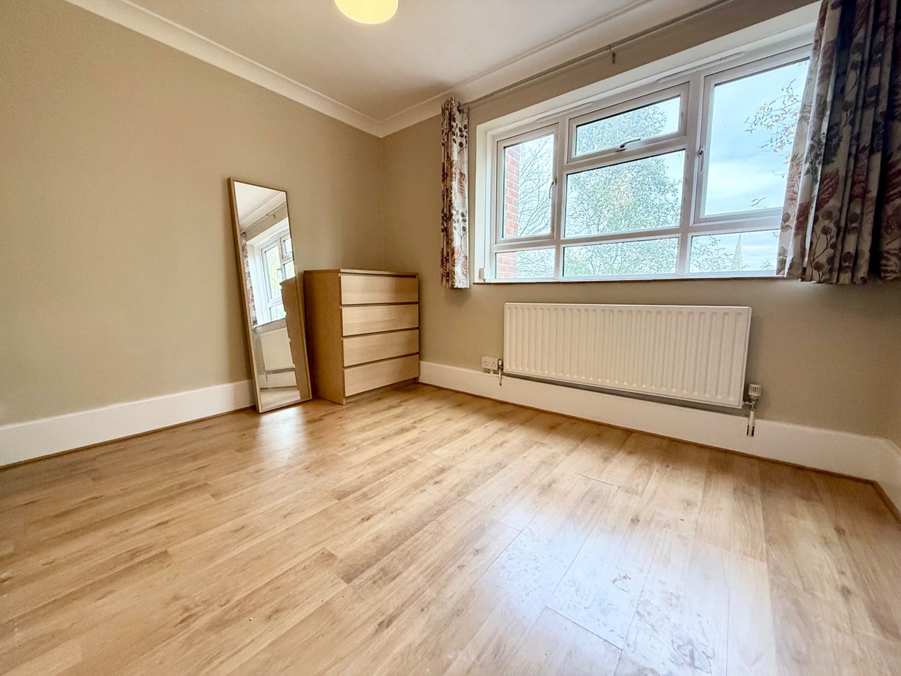 London - 2 Bed Flat, Poplar Court, SW19 - To Rent Now for £1,850.00 p/m
