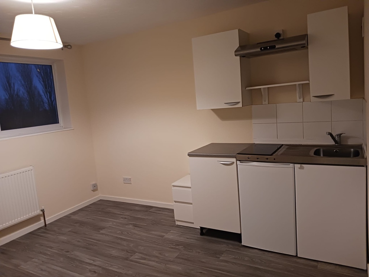 Peartree Bridge, Milton Keynes - Studio Flat, Peartree Bridge, MK6 - To ...