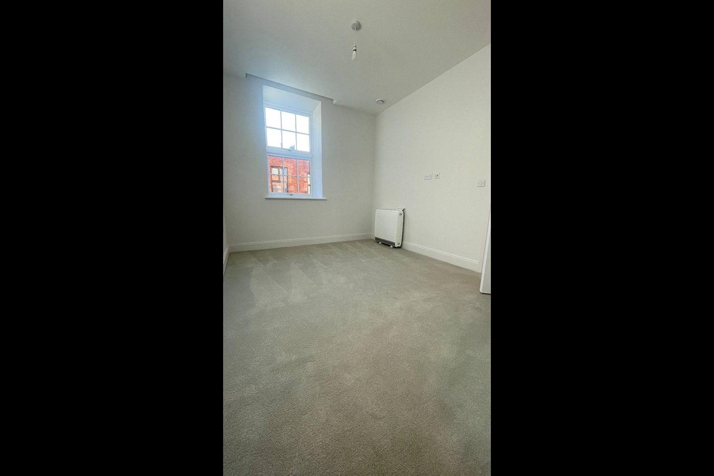 Slough - 2 Bed Flat, The Factory, SL1 - To Rent Now for £2,100.00 p/m