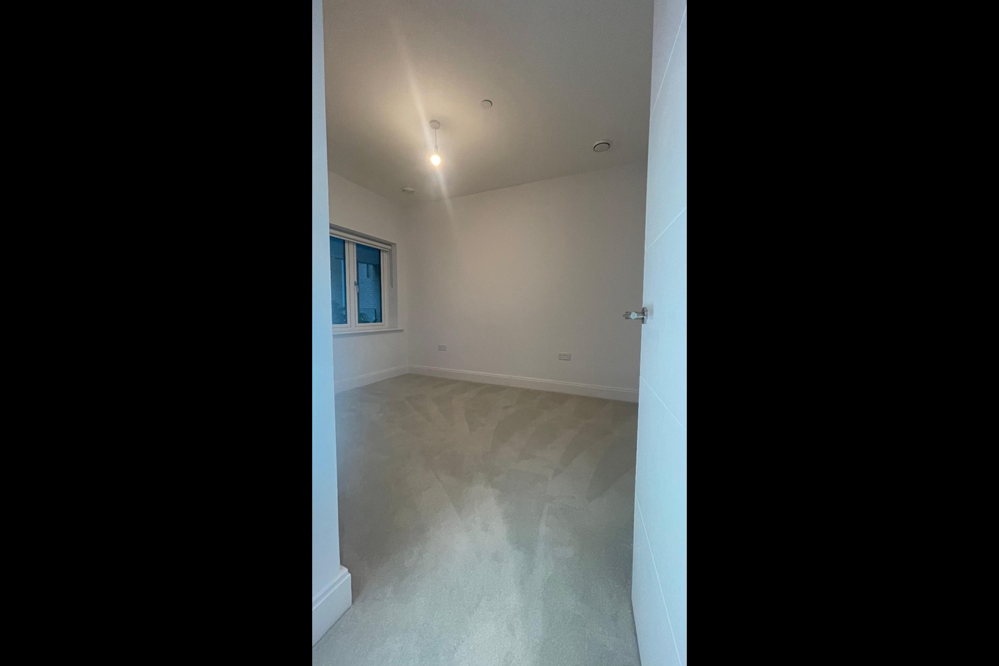 Slough - 2 Bed Flat, The Factory, SL1 - To Rent Now for £2,100.00 p/m