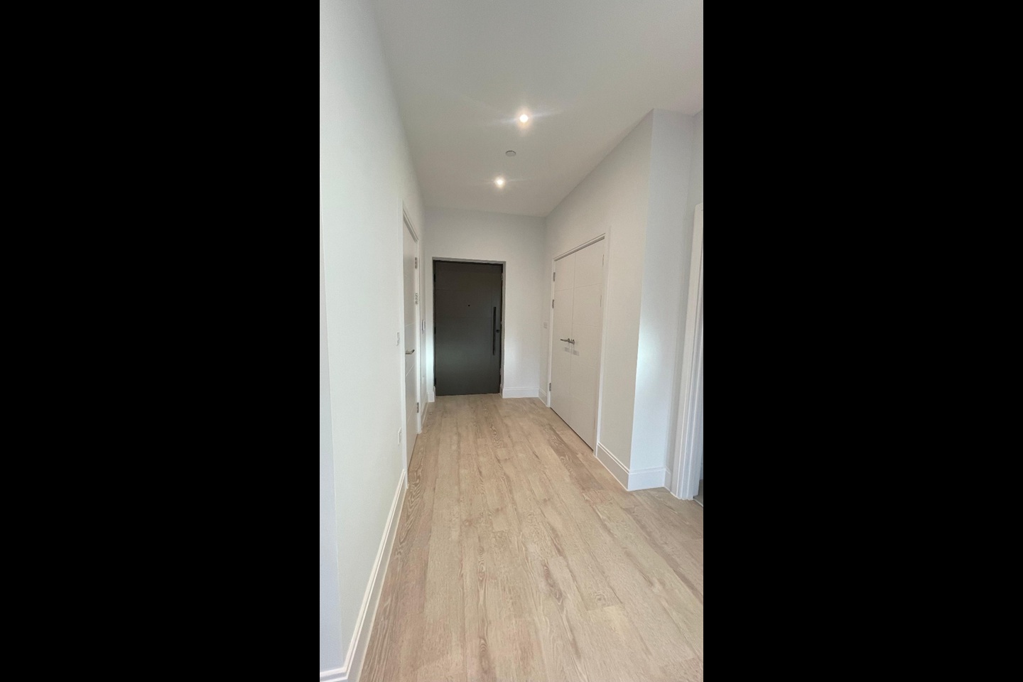 Slough - 2 Bed Flat, The Factory, SL1 - To Rent Now for £2,100.00 p/m