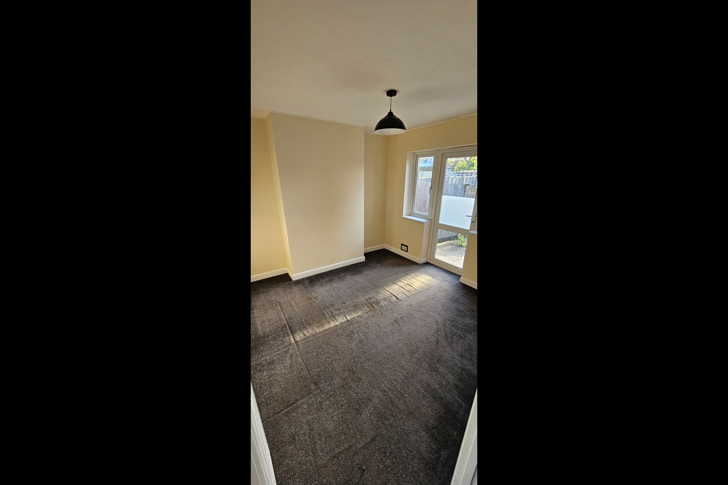 Crawley - 3 Bed Terraced House, Northgate Road, RH10 - To Rent Now for ...