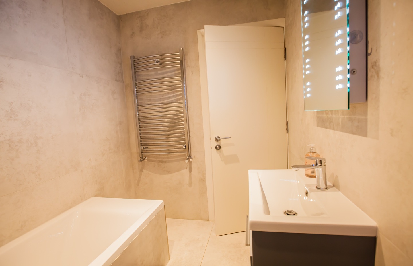 Surbiton - 3 Bed Semi-Detached House, Warwick Grove, KT5 - To Rent Now ...