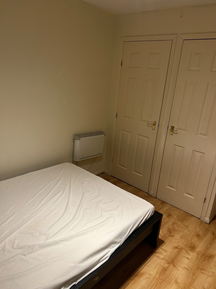 London - 1 Bed Flat, Lapwing Court, NW9 - To Rent Now for £1,250.00 p/m