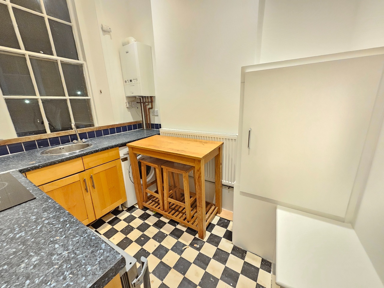 London - Studio Flat, Hampstead High Street, NW3 - To Rent Now for £ ...