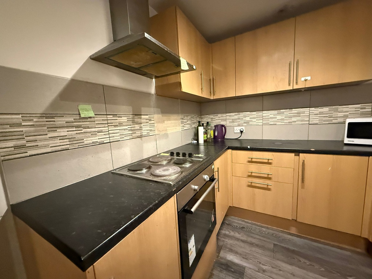 Ilford - Studio Flat, High Road, IG1 - To Rent Now for £900.00 p/m