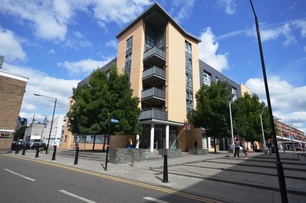 London - 2 Bed Flat, Hannah Building, E1 - To Rent Now for £2,050.00 p/m
