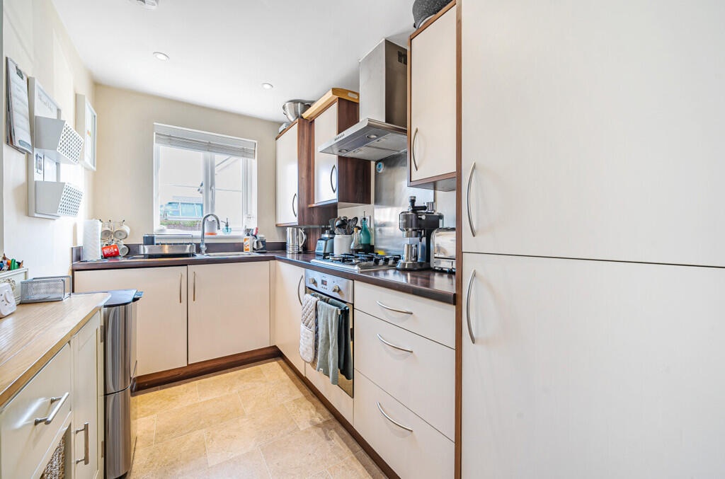 Three Mile Cross, Reading - 2 Bed Terraced House, Fawn Drive, RG7 - To ...