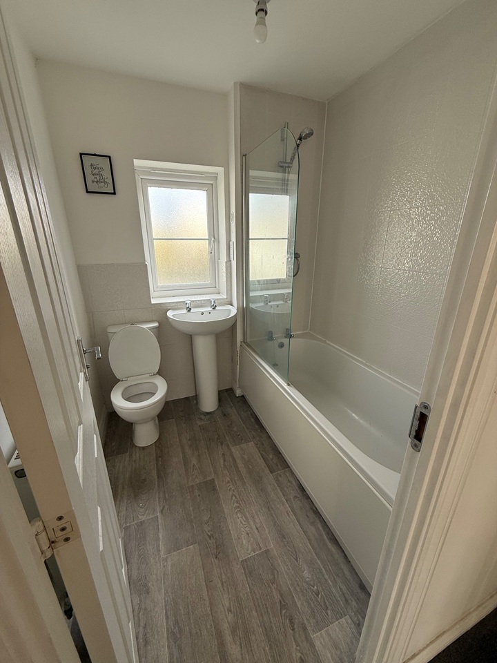 Llanelli - 2 Bed Semi-Detached House, Stryd Bennett, SA15 - To Rent Now ...