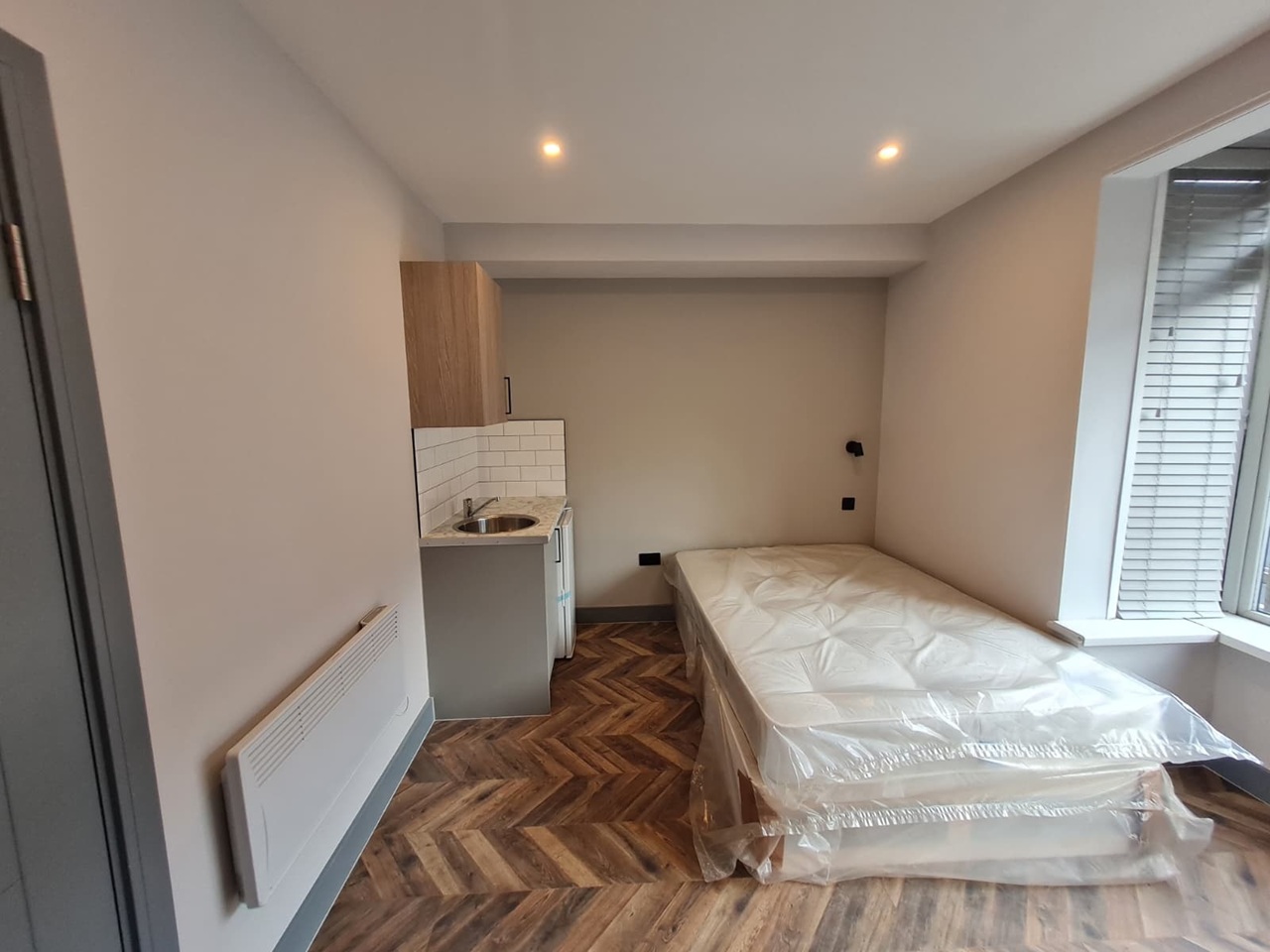 Watford - Studio Flat, Clifton Road, WD18 - To Rent Now for £947.39 p/m